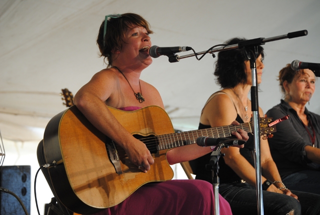 Rachael Davis and Dominic John to launch Fresh Folk at St. Cecilia