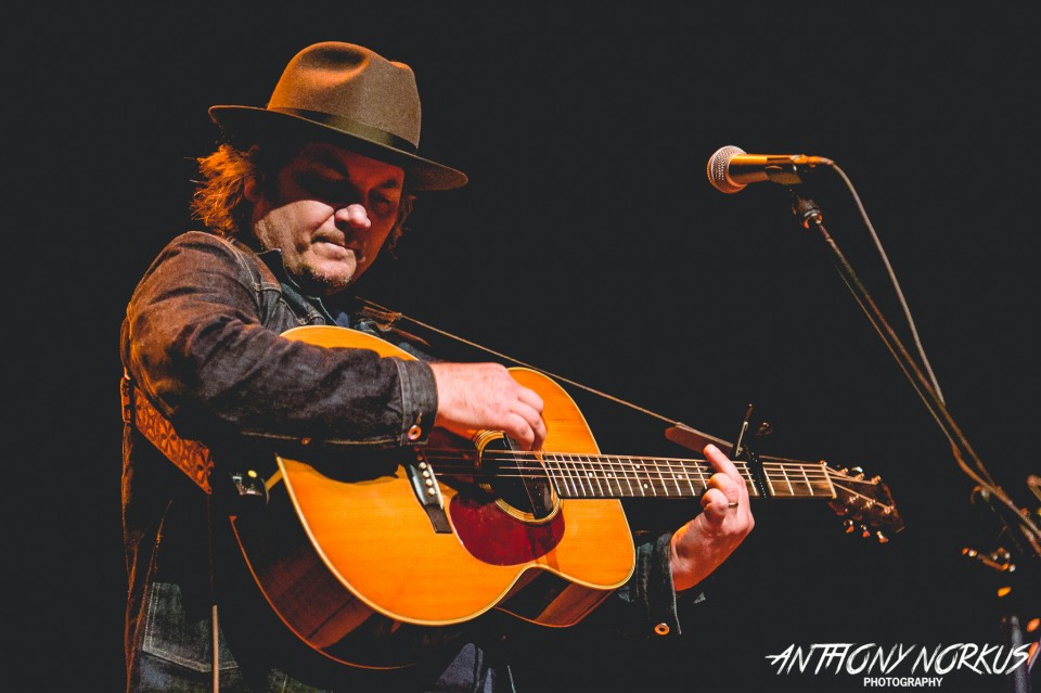 Tweedy gives family spin in 'staggeringly good' Calvin show