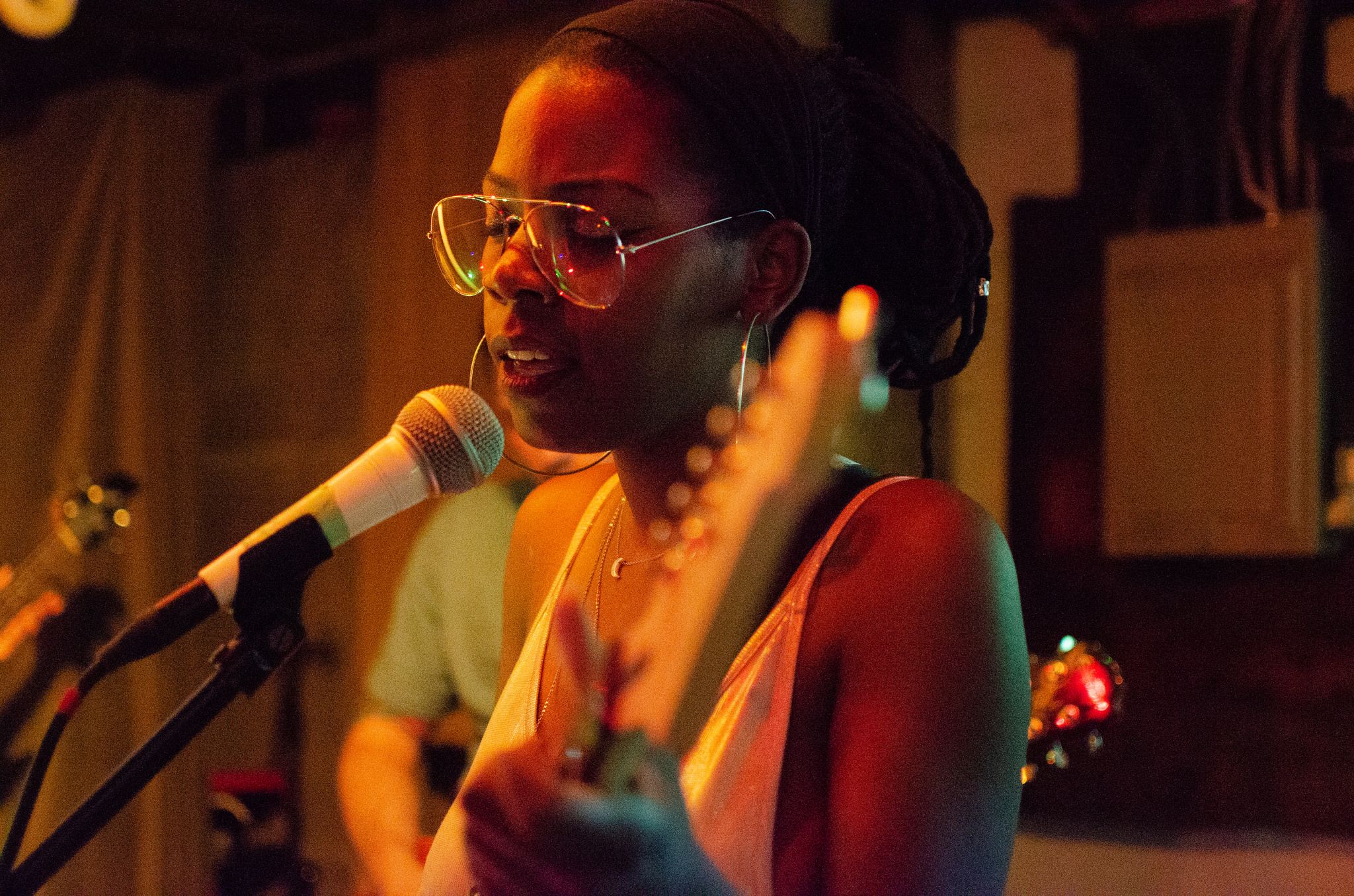 Overcoming MS, Dani Darling flaunts cool, psychedelic soul - Local Spins