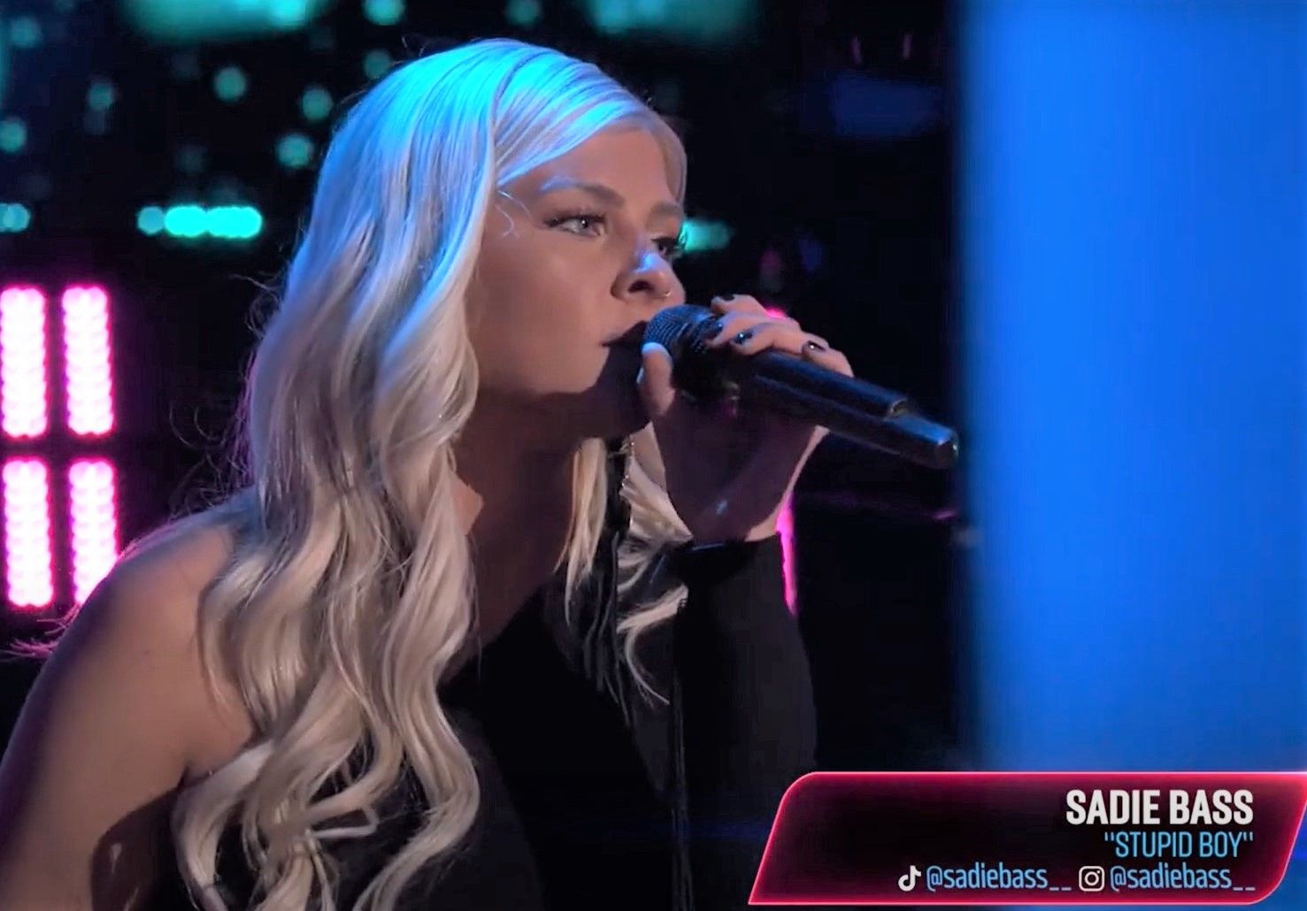 Michigan's Sadie Bass turns heads and chairs on 'The Voice' - Local Spins