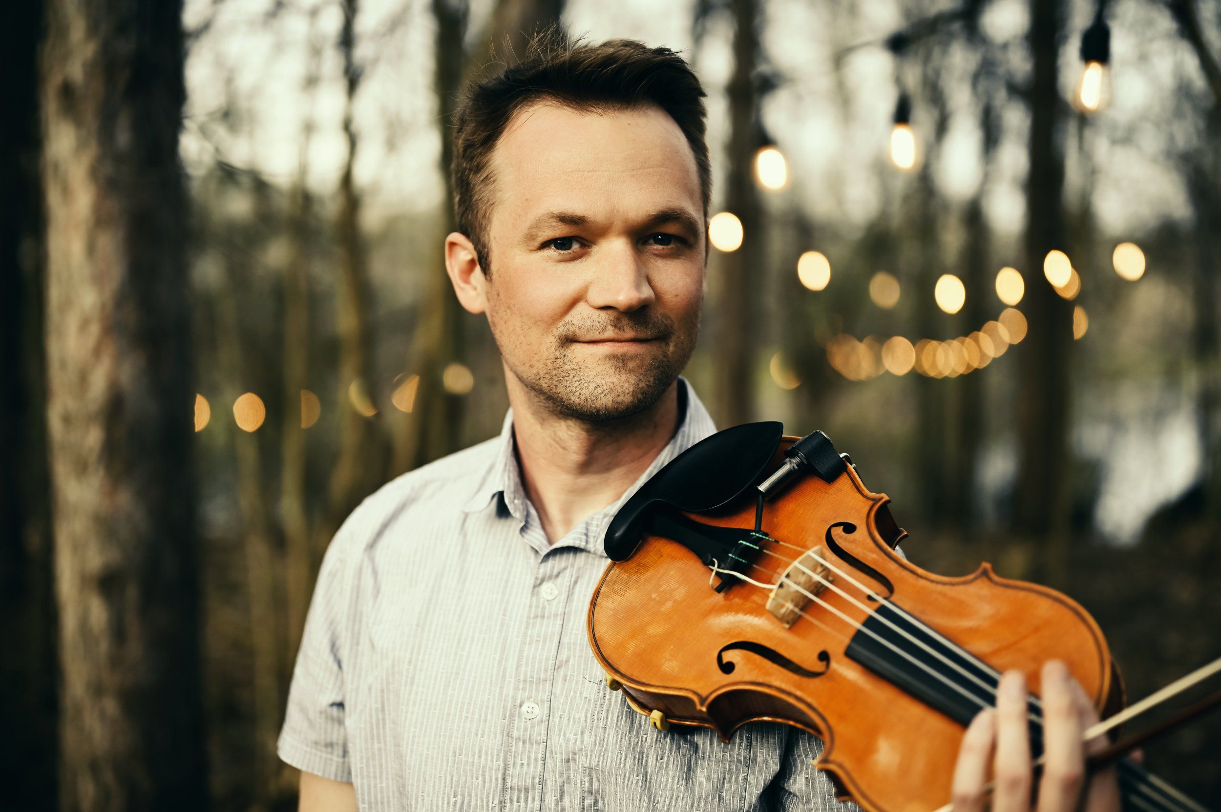 Brad Phillips dives into waters as solo singer-songwriter - Local Spins