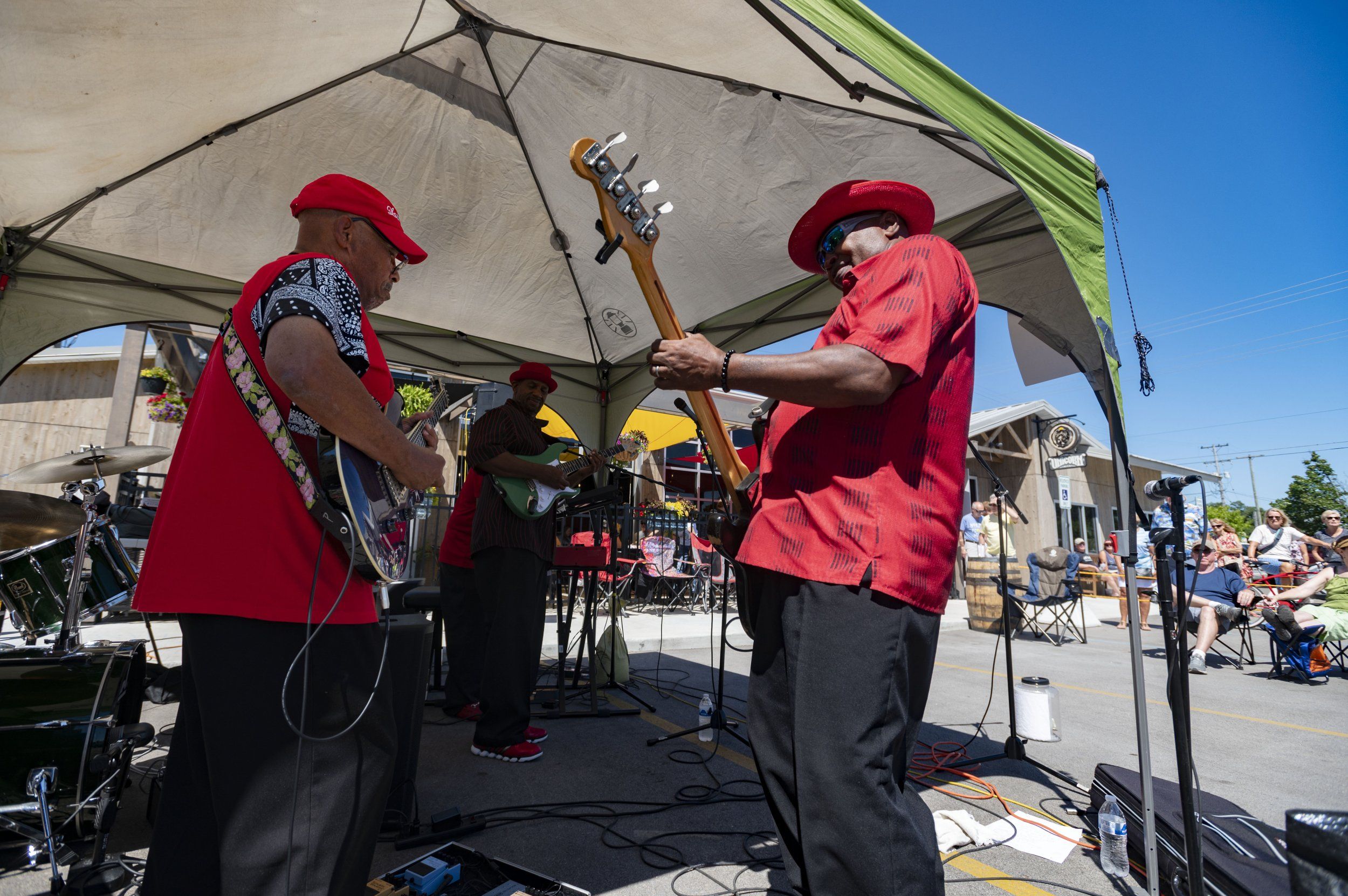 FREE OUTDOOR COMMUNITY CONCERTS 2025 - Local Spins